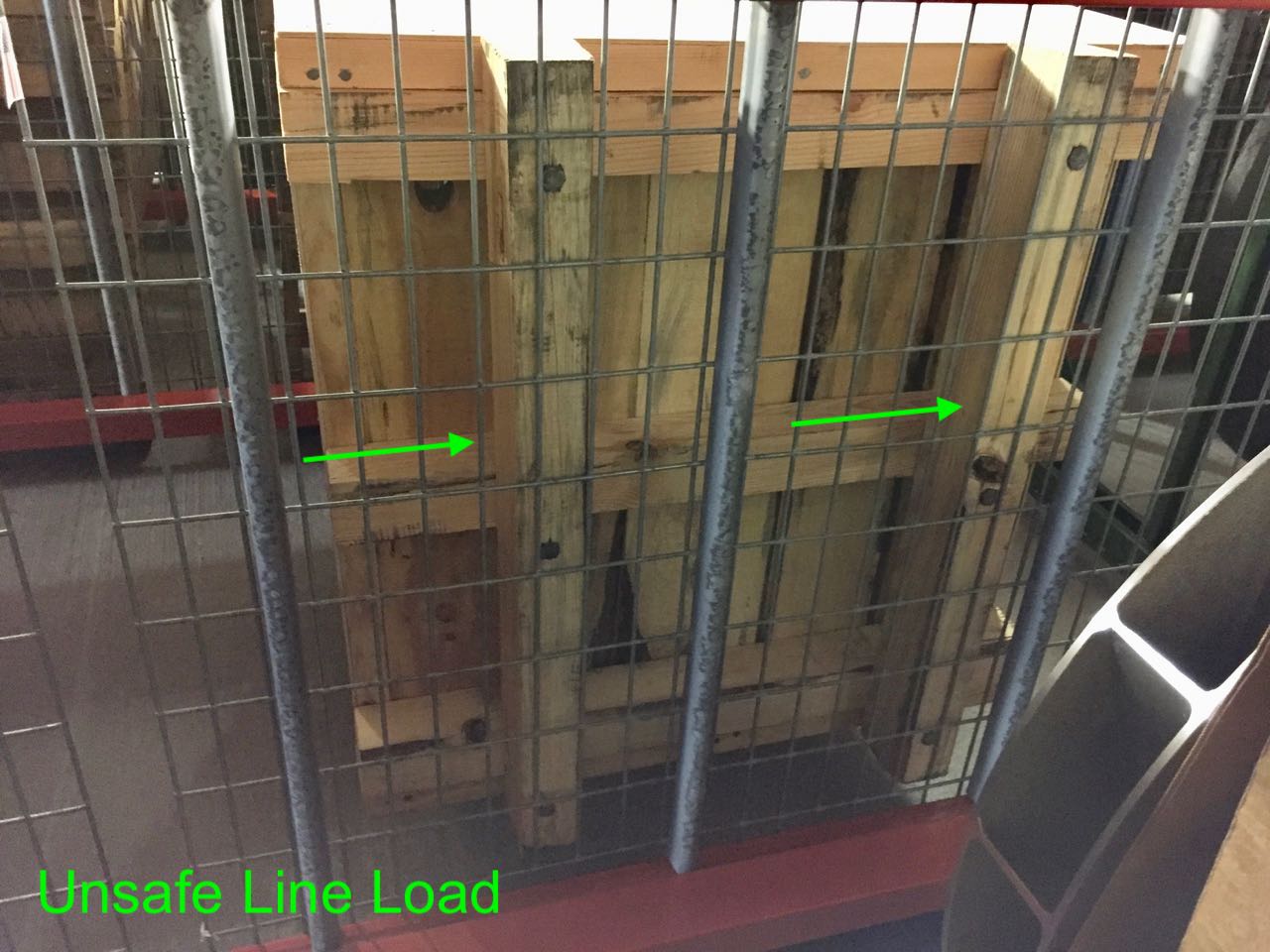 Pallet Rack Wire Decking Can Fail with Wrong Style Load